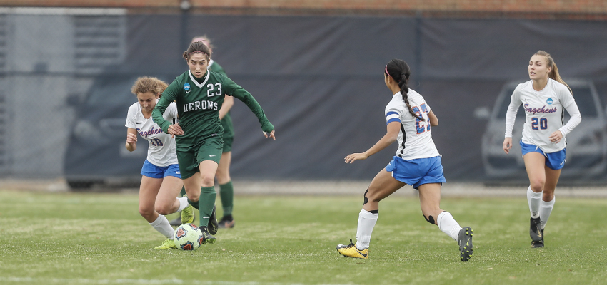 Martinez ΓÇÖ21 Named Defender of the Year